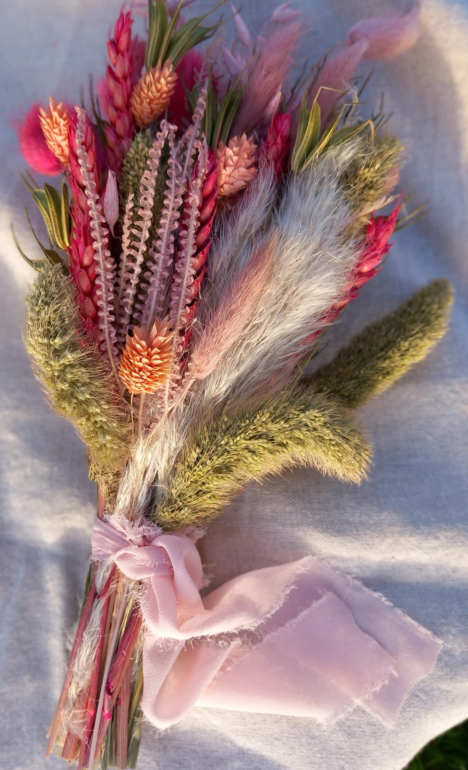 Dried Flower Posy Bouquet - Heron & Haven
